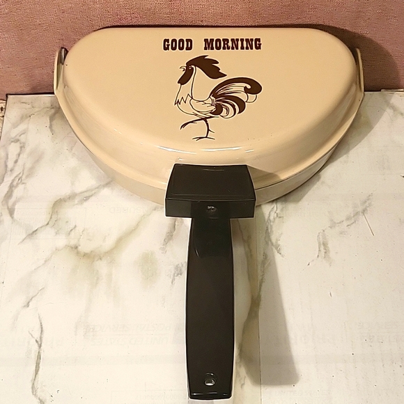 Nordic Ware | Kitchen | Vintage Nordic Ware Omelet Pan In Excellent ...